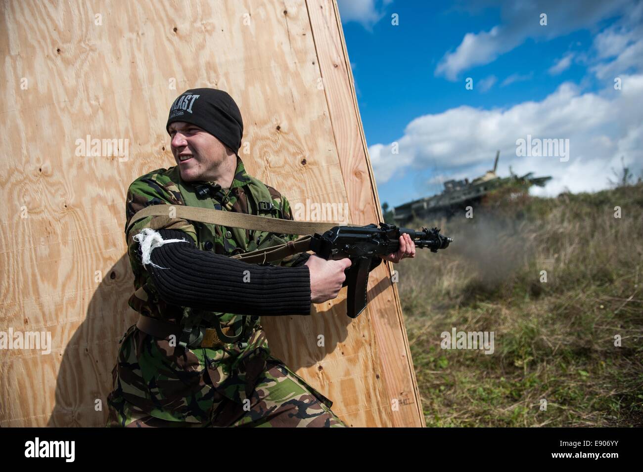 Cadet rifle hi-res stock photography and images - Alamy