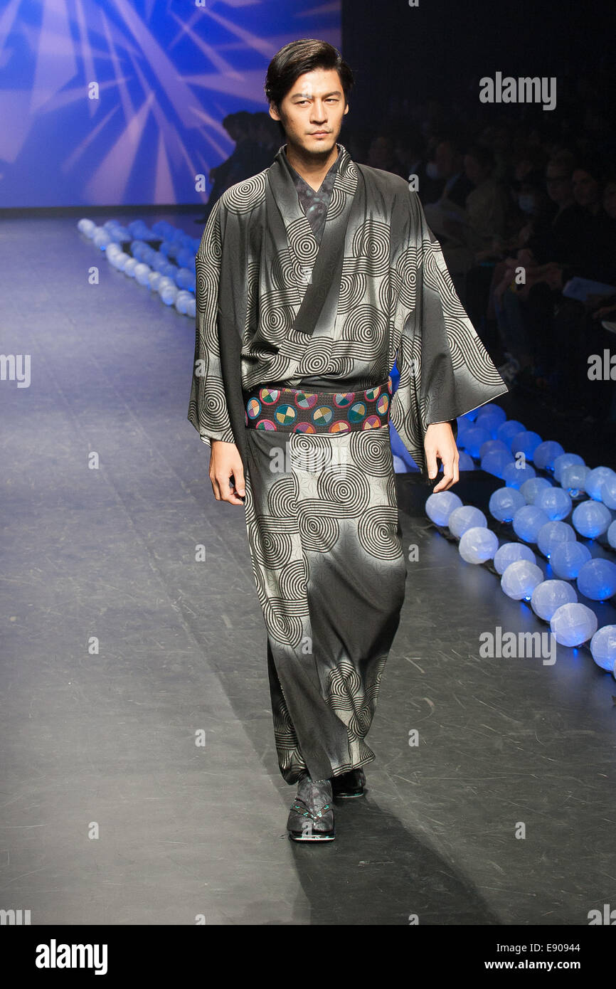 Tokyo, Japan. 16th Oct, 2014. JOTARO SAITO Spring/Summer 2015 - Tokyo Collection - Woman, Runway ...