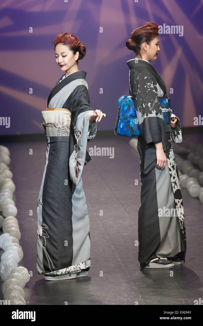 Tokyo, Japan. 16th Oct, 2014. JOTARO SAITO Spring/Summer 2015 - Tokyo Collection - Woman, Runway ...