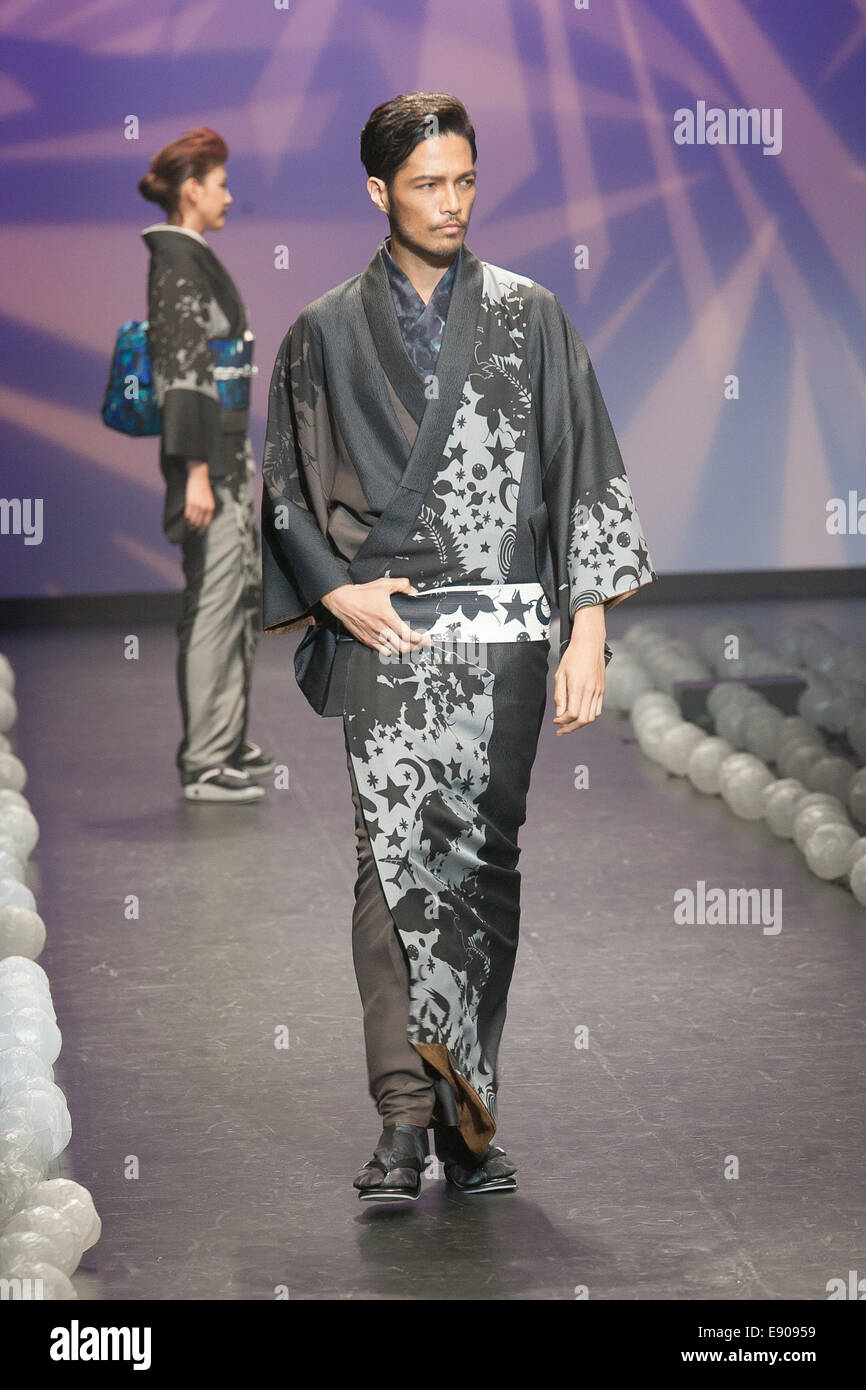 Tokyo, Japan. 16th Oct, 2014. JOTARO SAITO Spring/Summer 2015 - Tokyo Collection - Woman, Runway ...