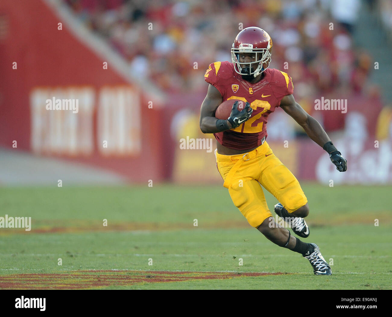August 30, 2014, Los Angeles, CA.USC Trojans tailback (22) Justin Davis ...