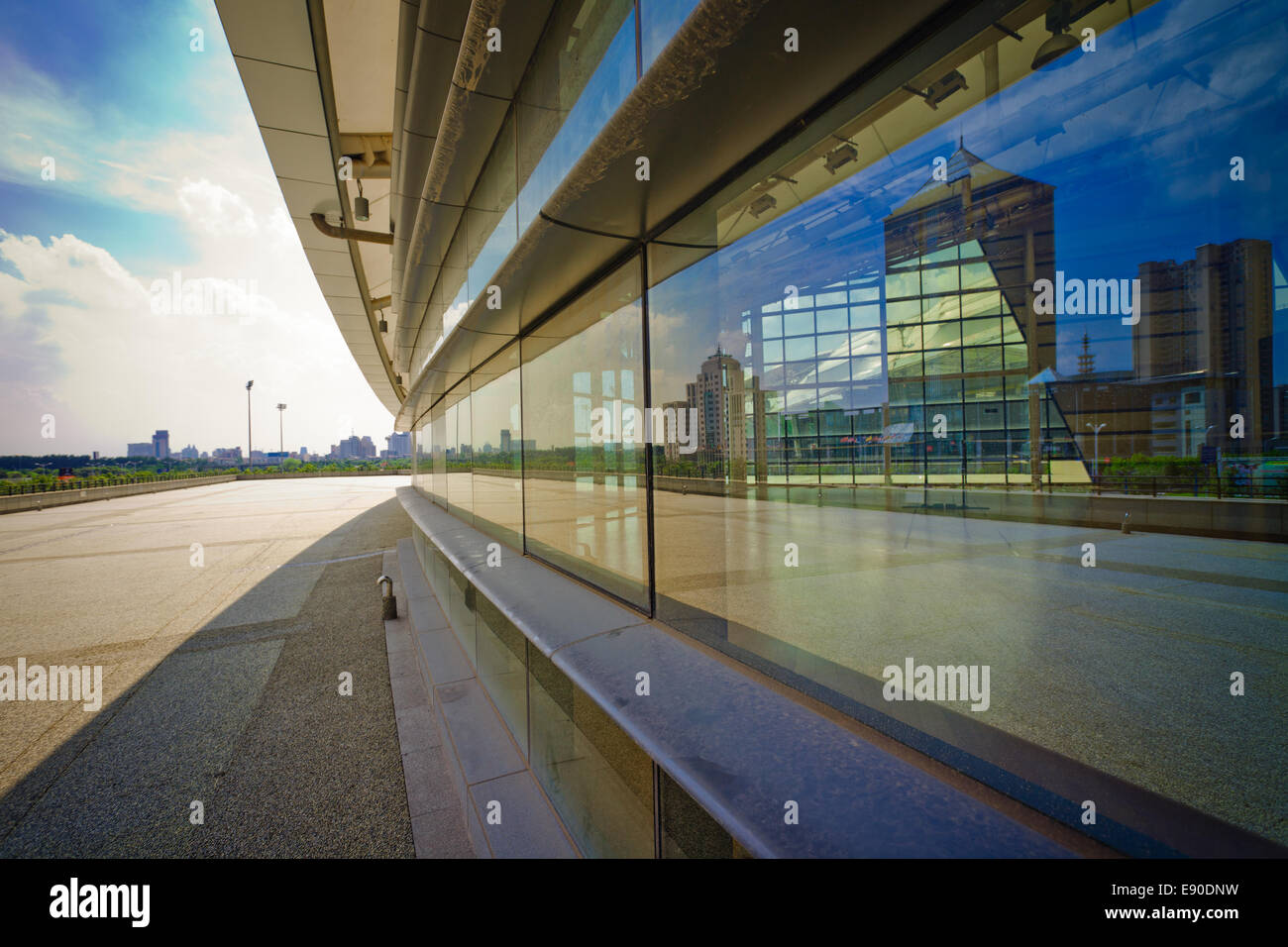 Reflection of modern office building Stock Photo - Alamy