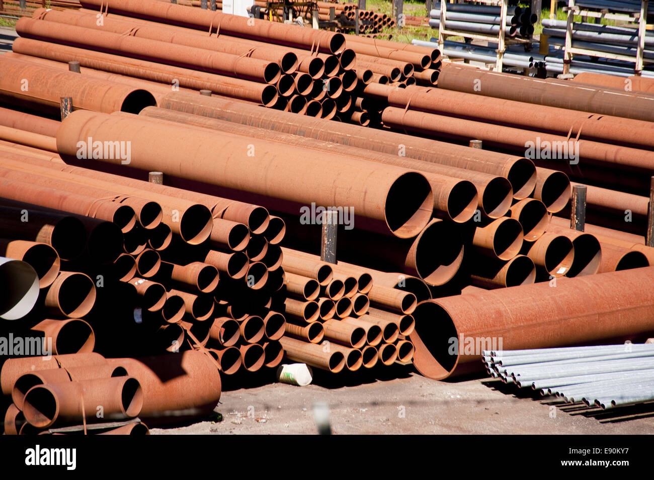 Tubular forms hi-res stock photography and images - Alamy