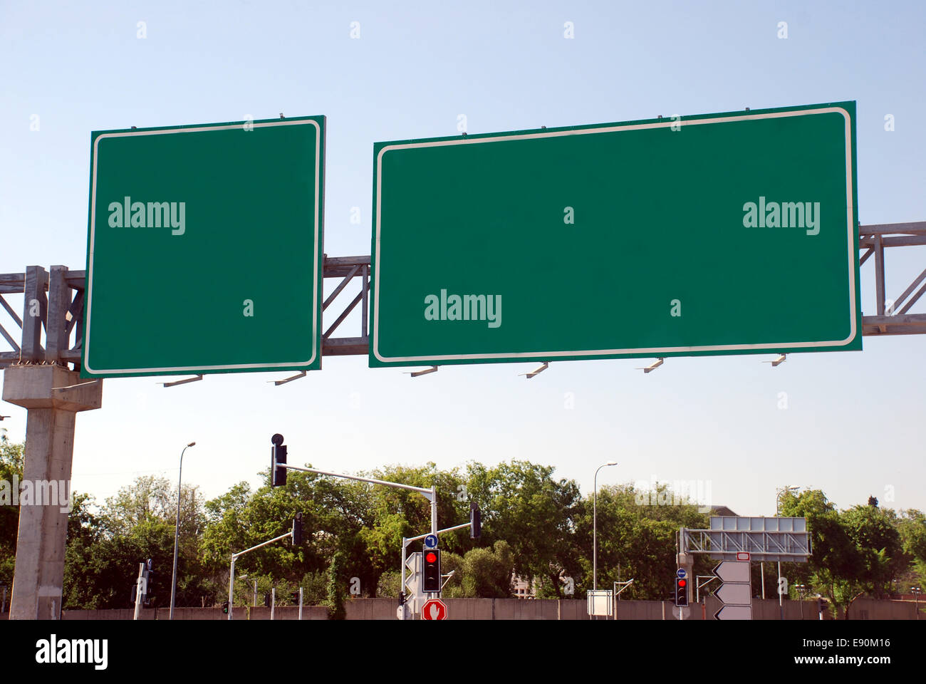 High way sign hi-res stock photography and images - Alamy