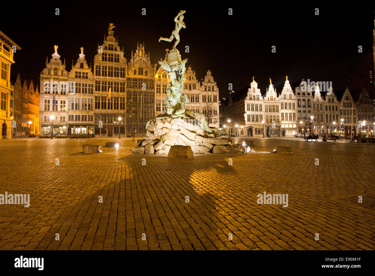 Statue brabo hi-res stock photography and images - Alamy