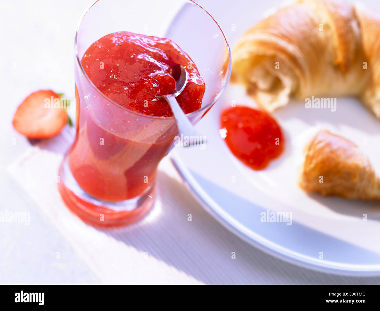 Erdbeer fruchtaufstrich hi-res stock photography and images - Alamy