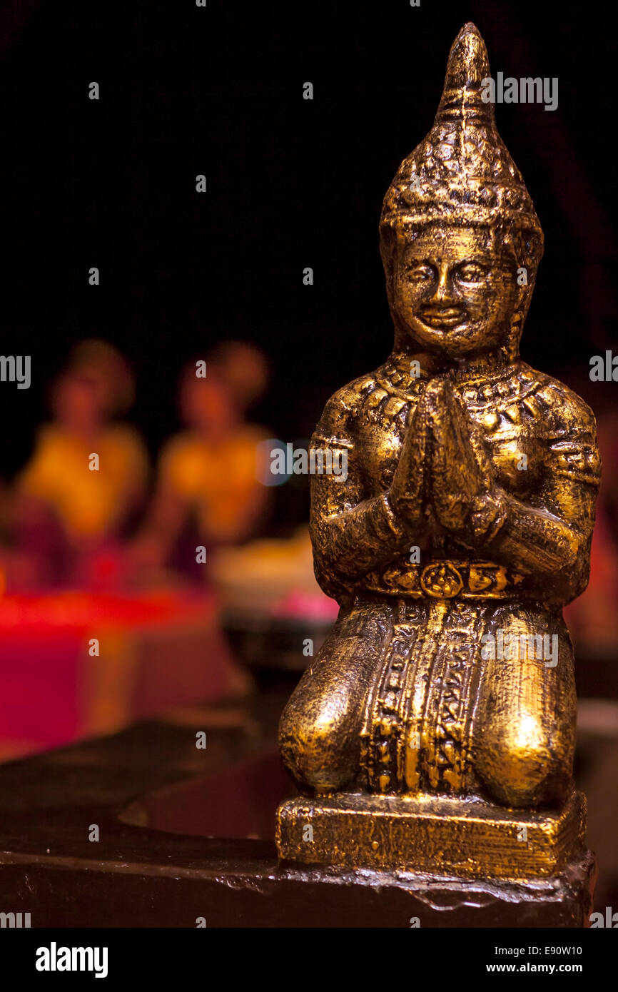 Khmer statue and dancers,Titanic restaurant, Phnom Penh, Cambodia Stock ...