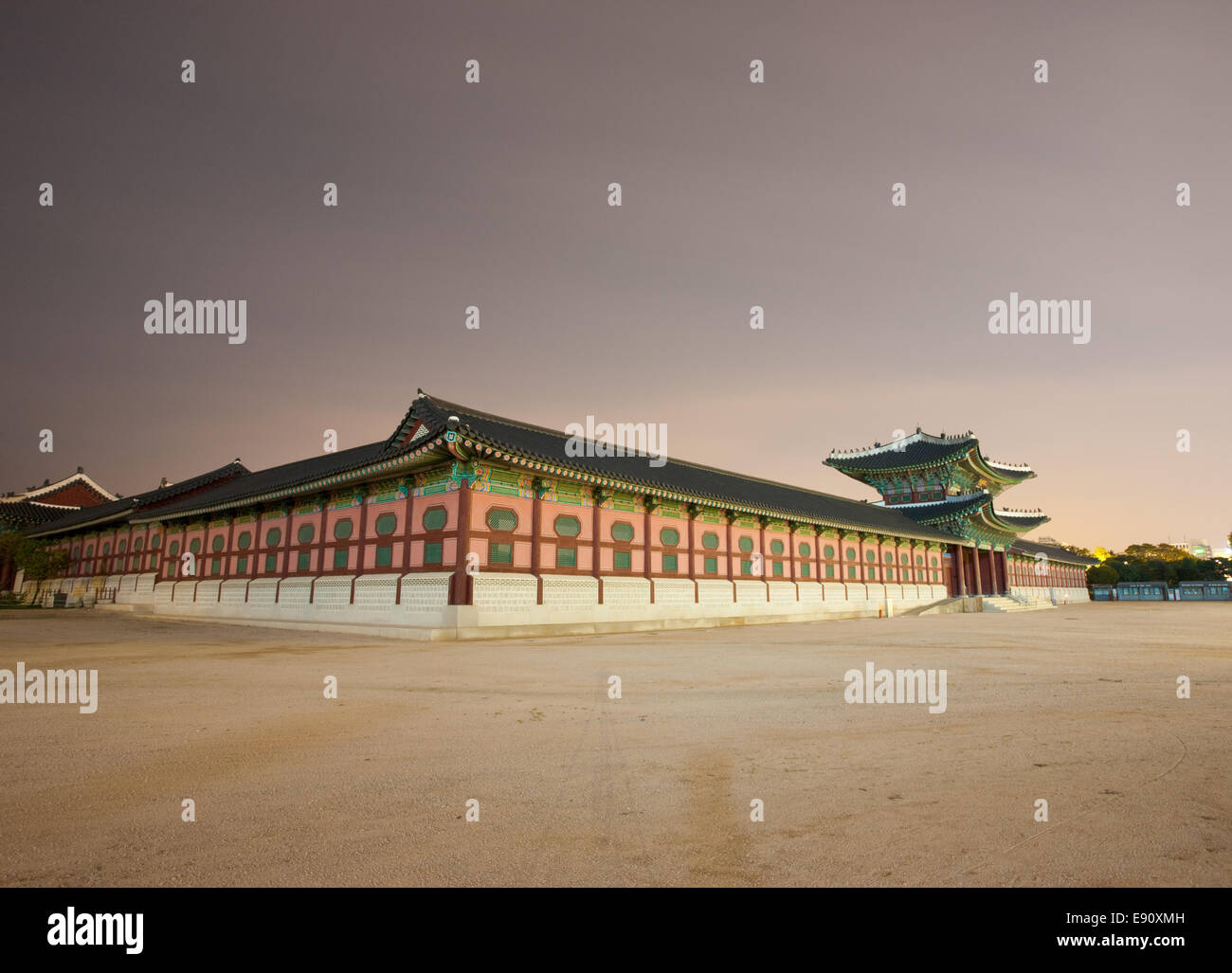 Entry gate hi-res stock photography and images - Alamy