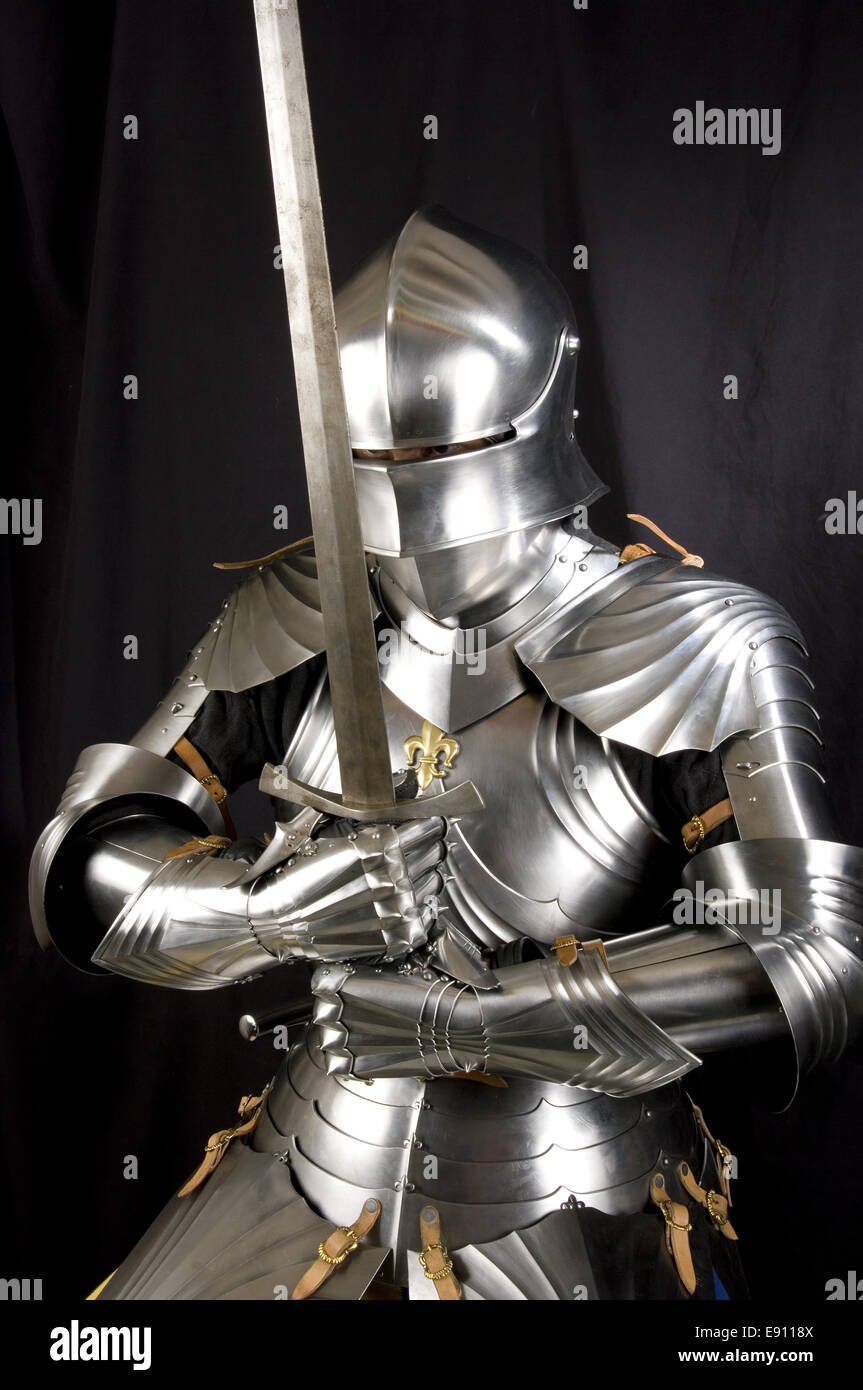Knight armour sword hi-res stock photography and images - Alamy