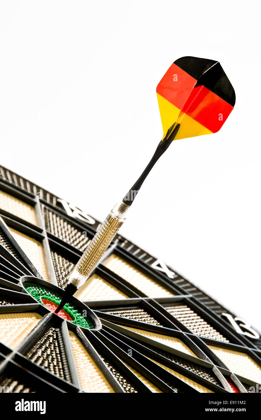 Dart pfeil hi-res stock photography and images - Alamy