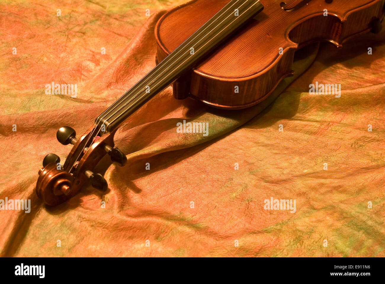 Orange violin hi-res stock photography and images - Alamy