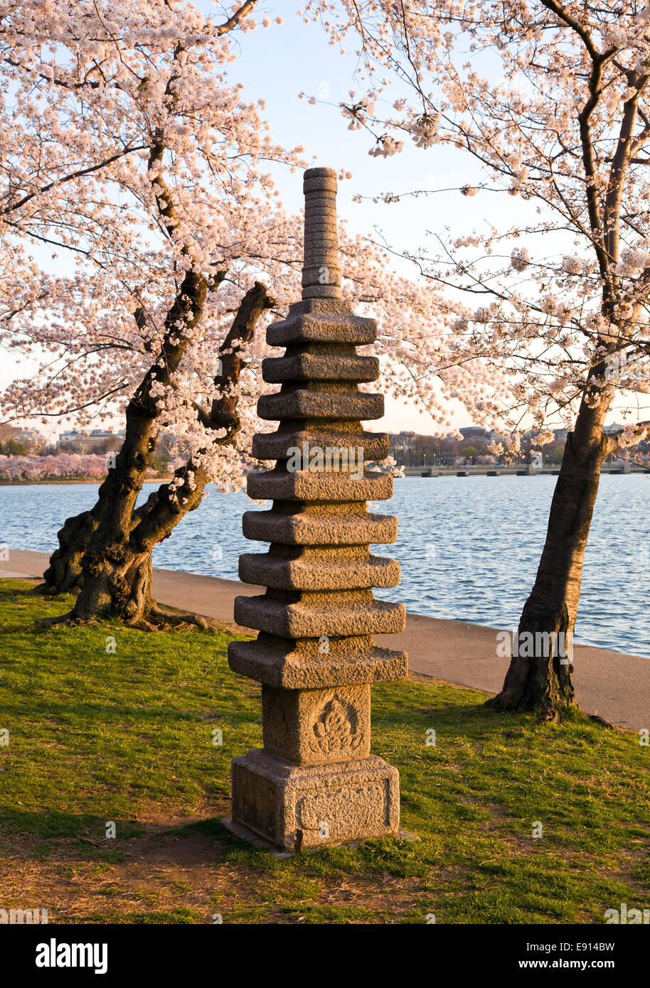 Japanese monument dc hi-res stock photography and images - Alamy