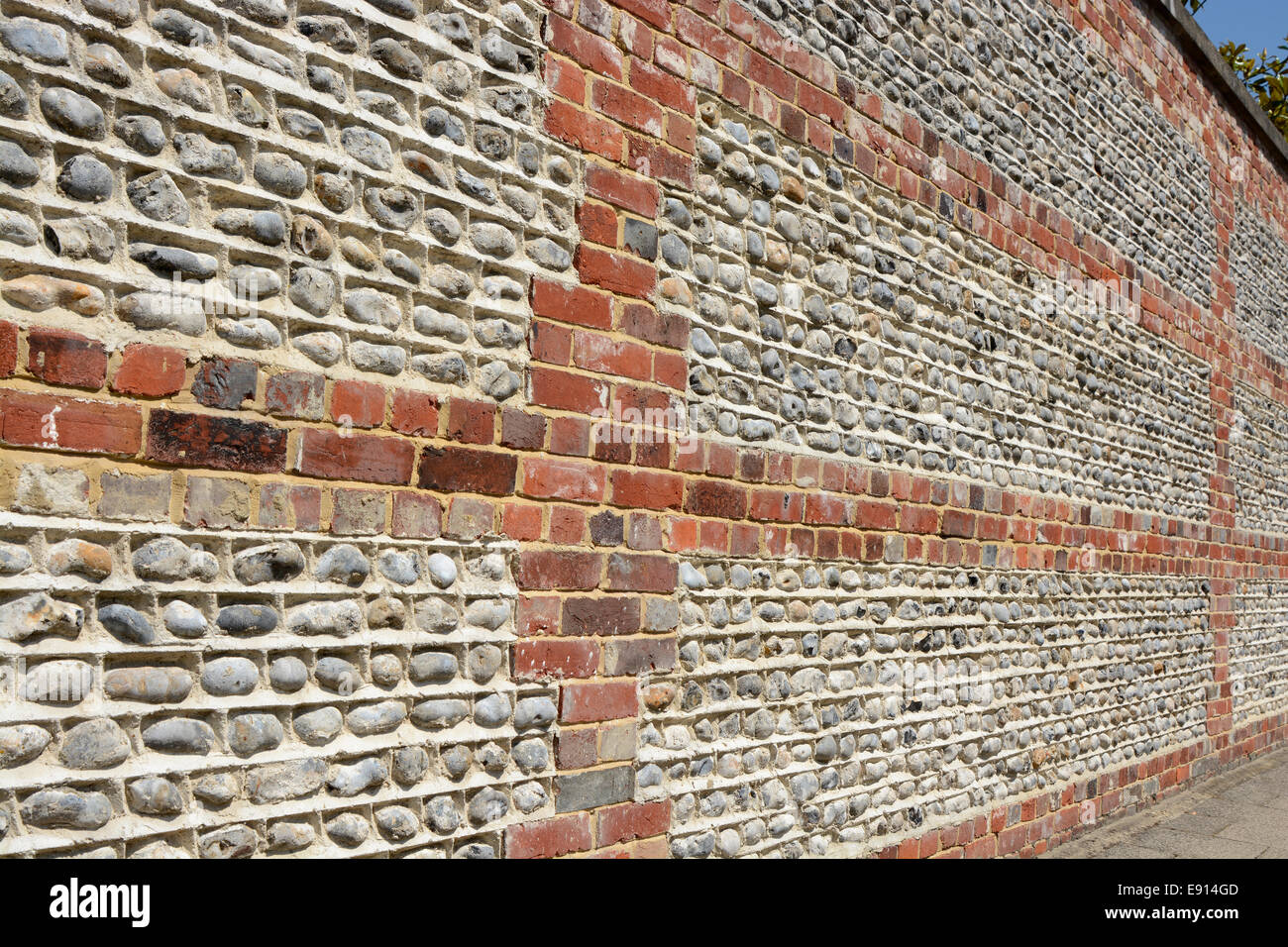Pebble stone wall hi-res stock photography and images - Alamy