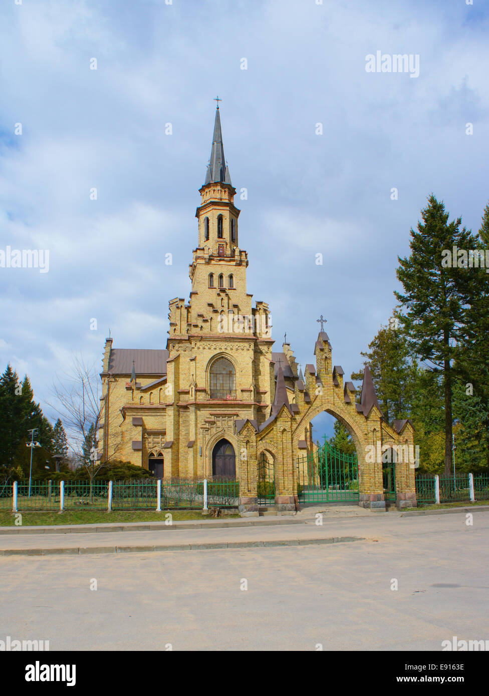 Catholic church in hi-res stock photography and images - Alamy