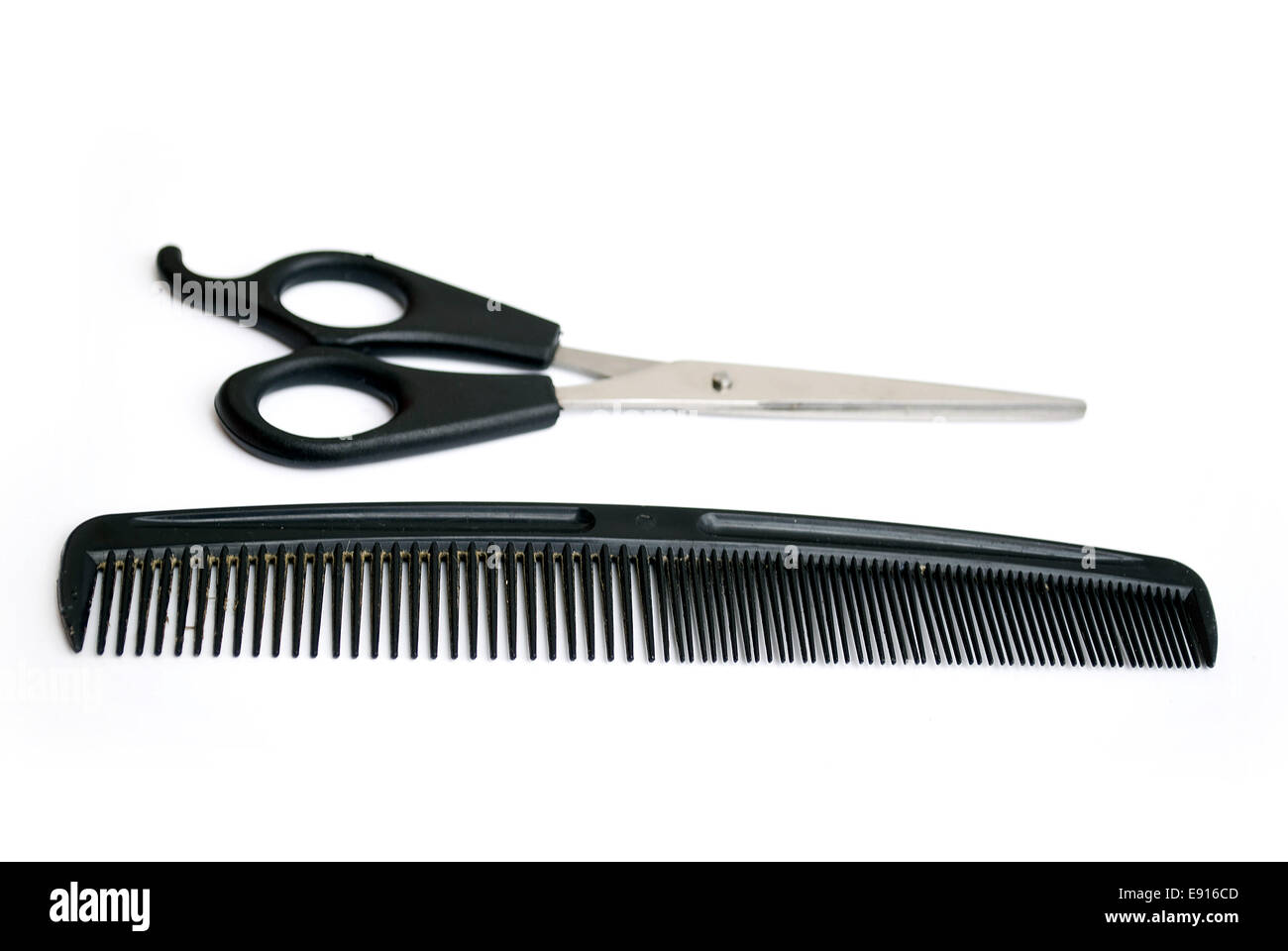 scissors and comb Stock Photo - Alamy