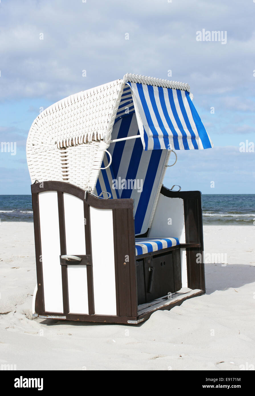 Seat at the beach hi-res stock photography and images - Alamy