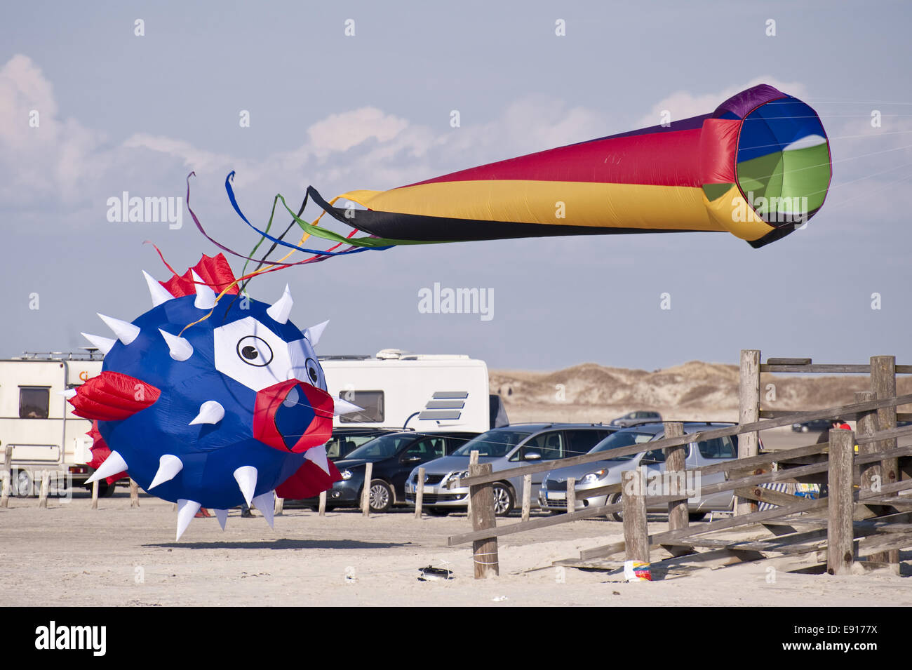 Duck kites hi-res stock photography and images - Alamy