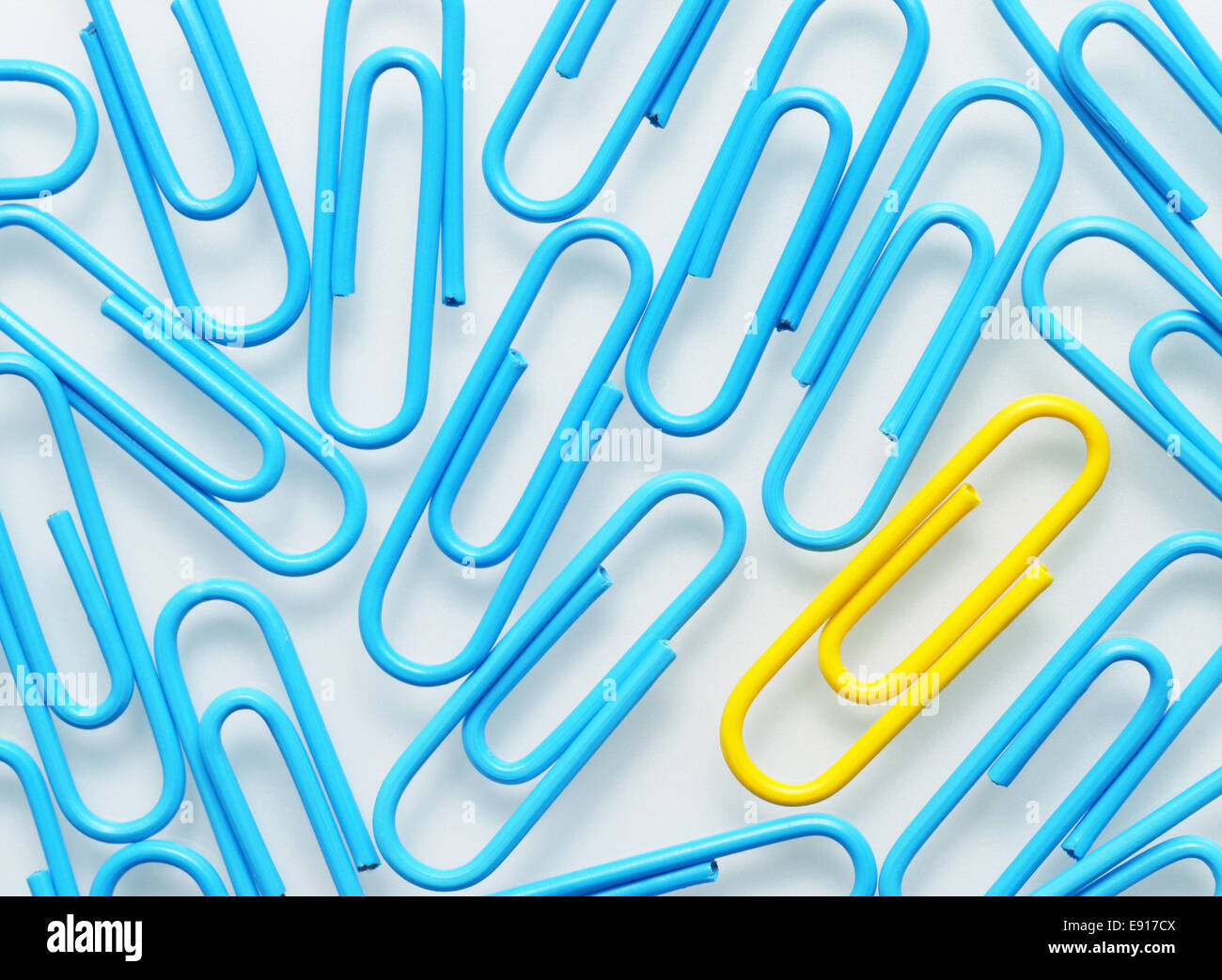 Paper Clip Macro - blue yellow Stock Photo - Alamy