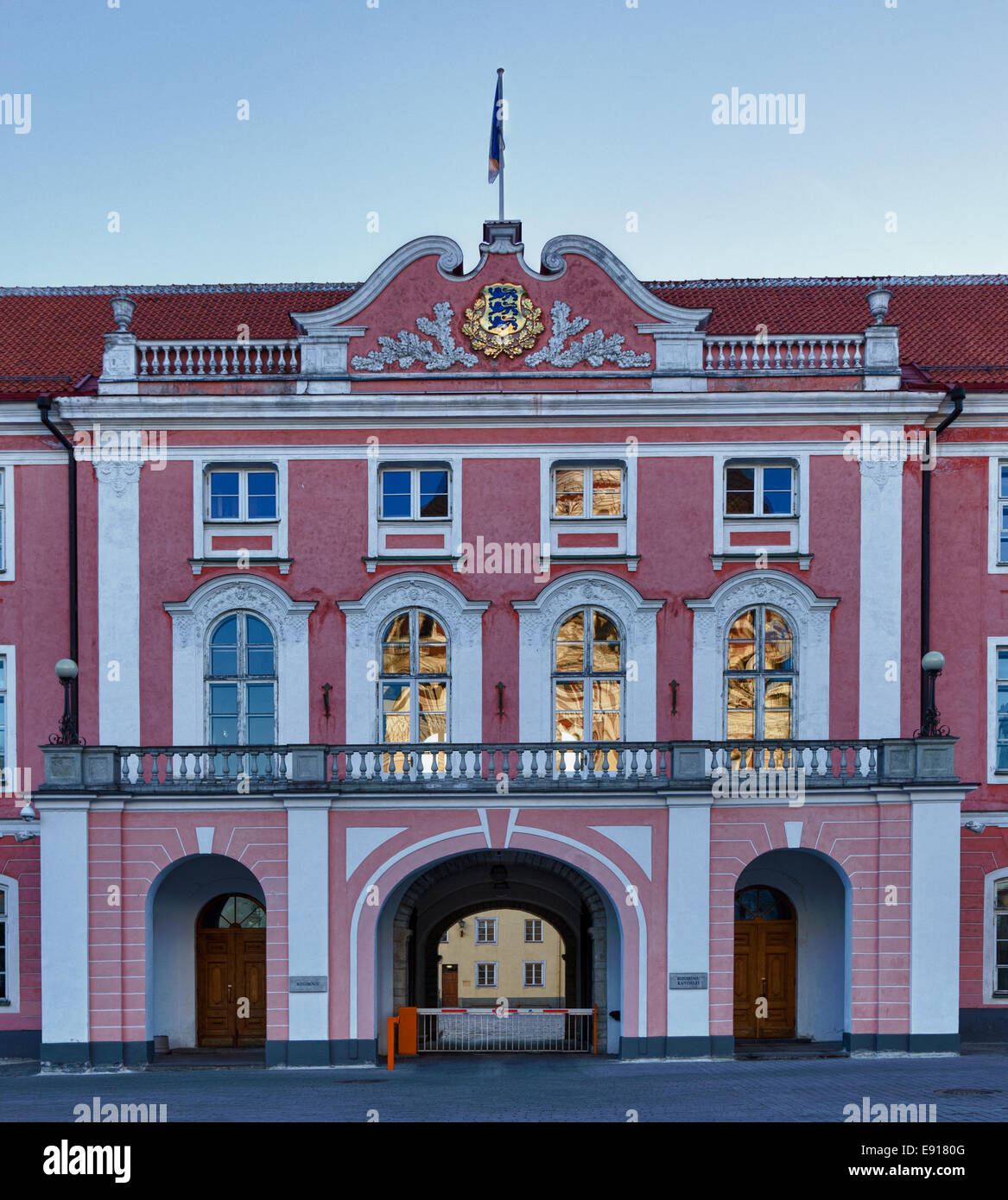Government building in tallinn hi-res stock photography and images - Alamy