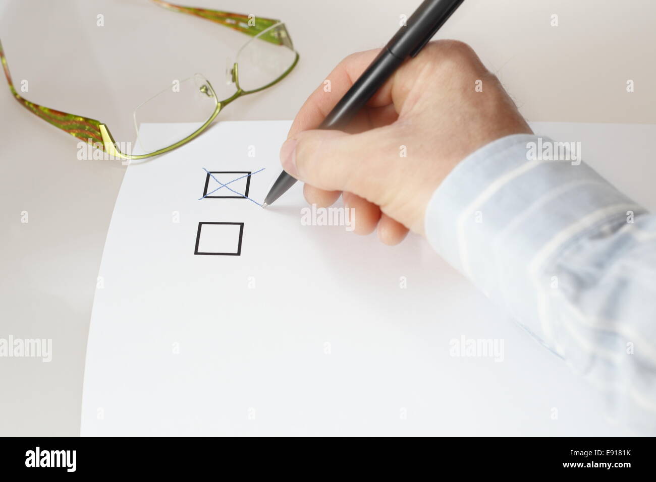 Correct voting hi-res stock photography and images - Alamy