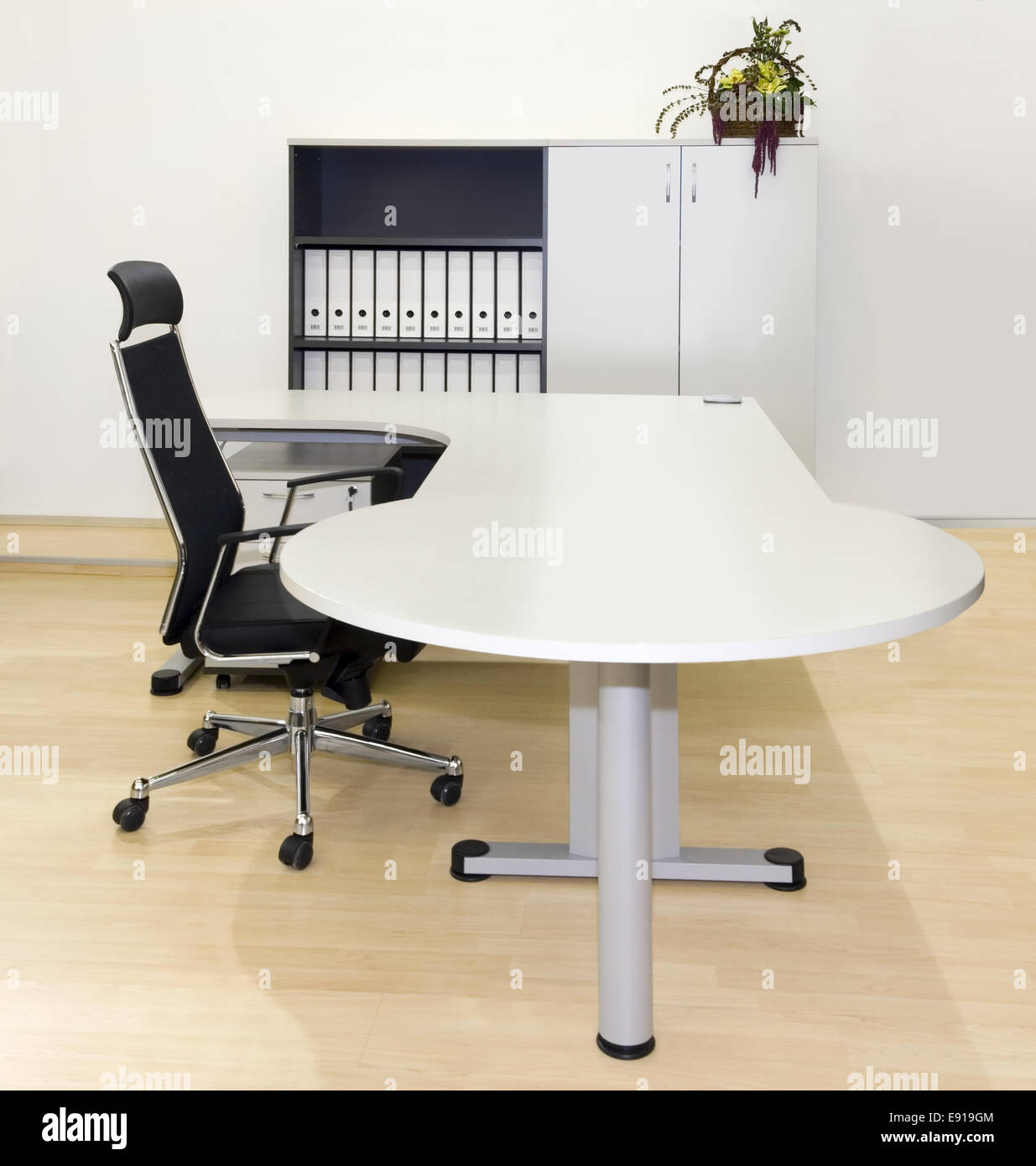 Simple office hi-res stock photography and images - Alamy