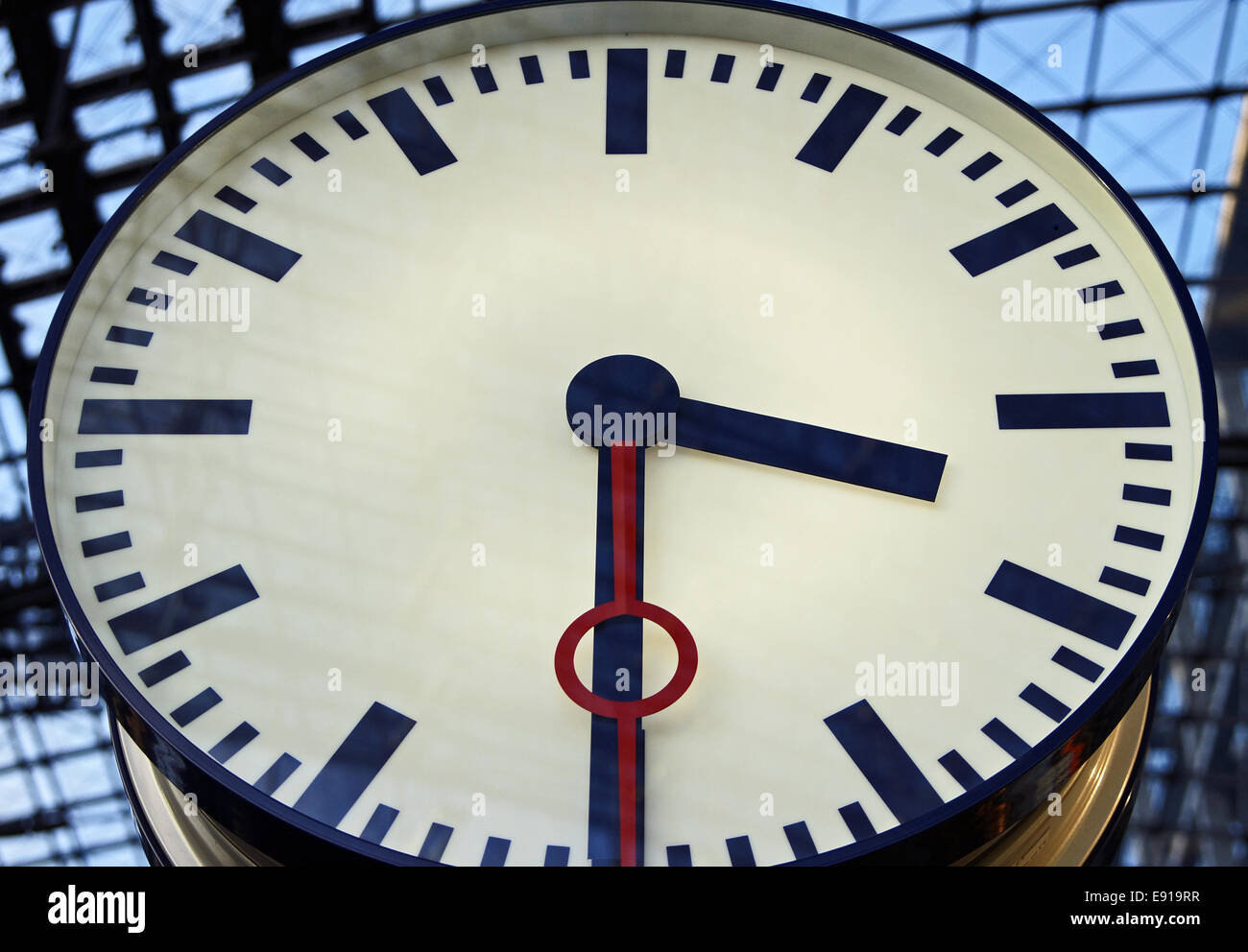 railway station clock Stock Photo - Alamy