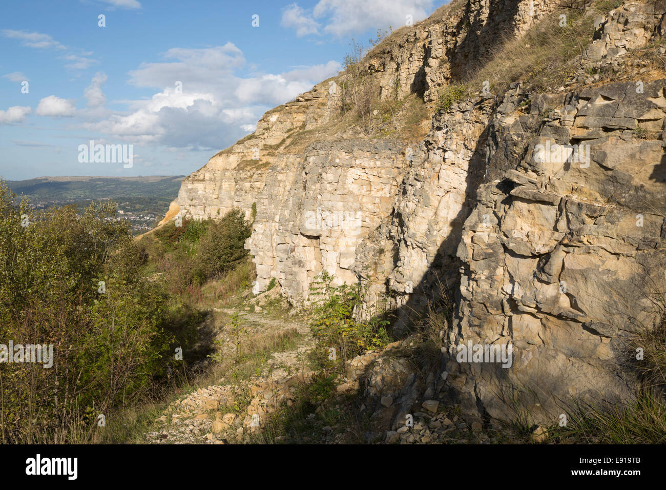 Limestone quarry at Leckhampton Hill, Cheltenham, Gloucestershire ...