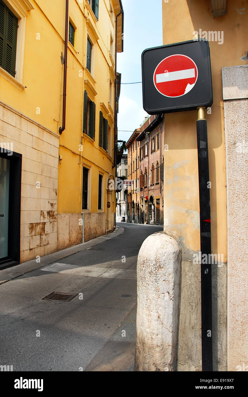 Verona street sign hi-res stock photography and images - Alamy