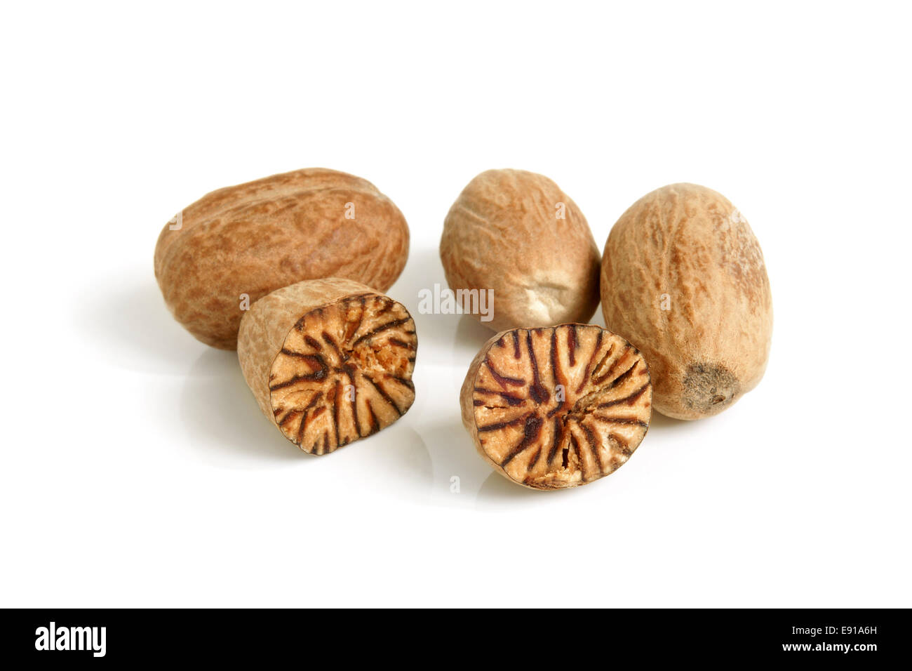 Half nutmeg hi-res stock photography and images - Alamy