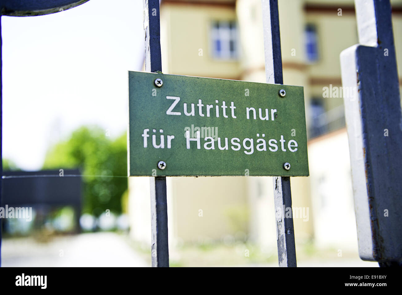 Schild eingang verboten hi-res stock photography and images - Alamy