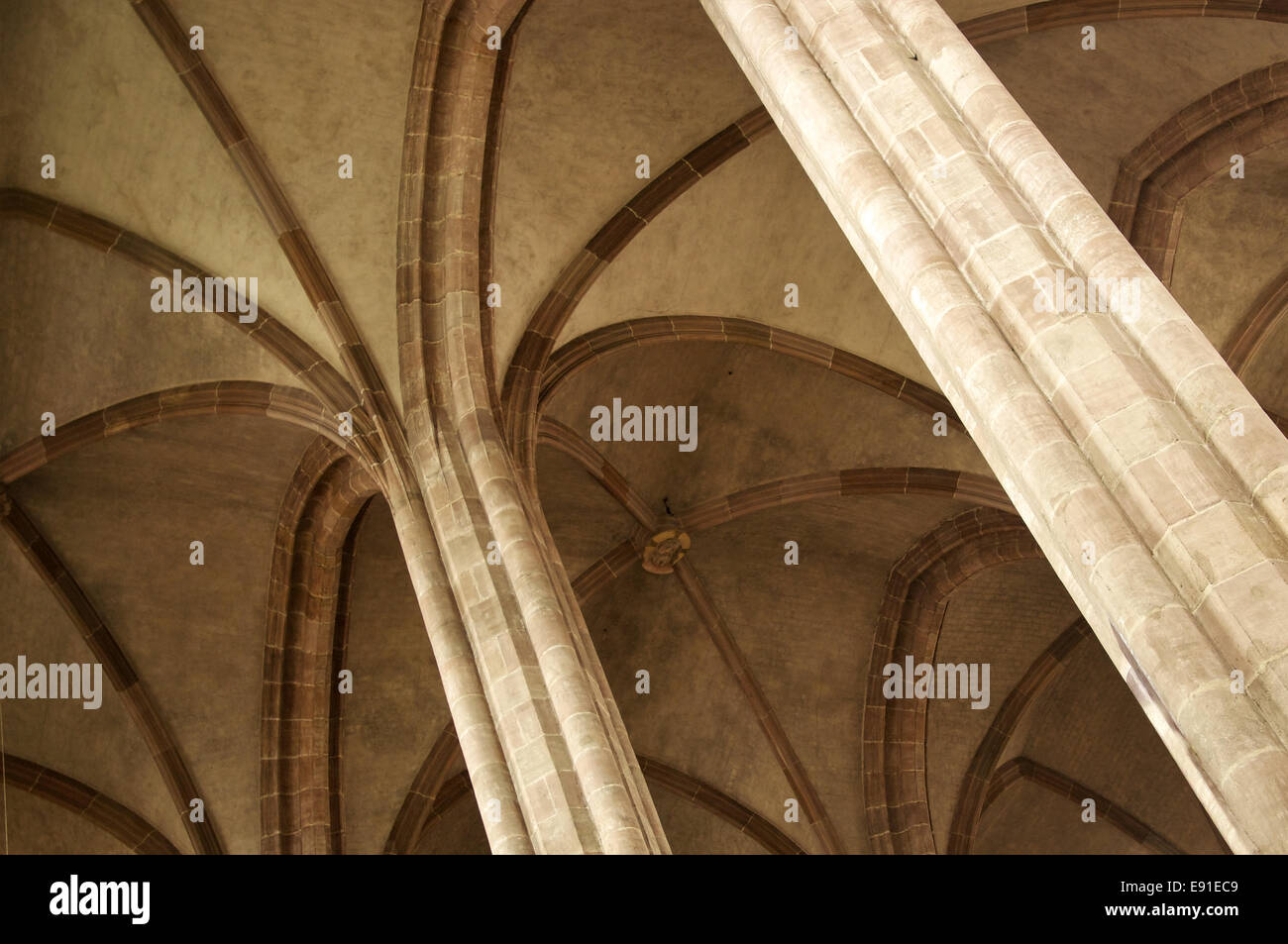 Gothic architecture column hi-res stock photography and images - Alamy