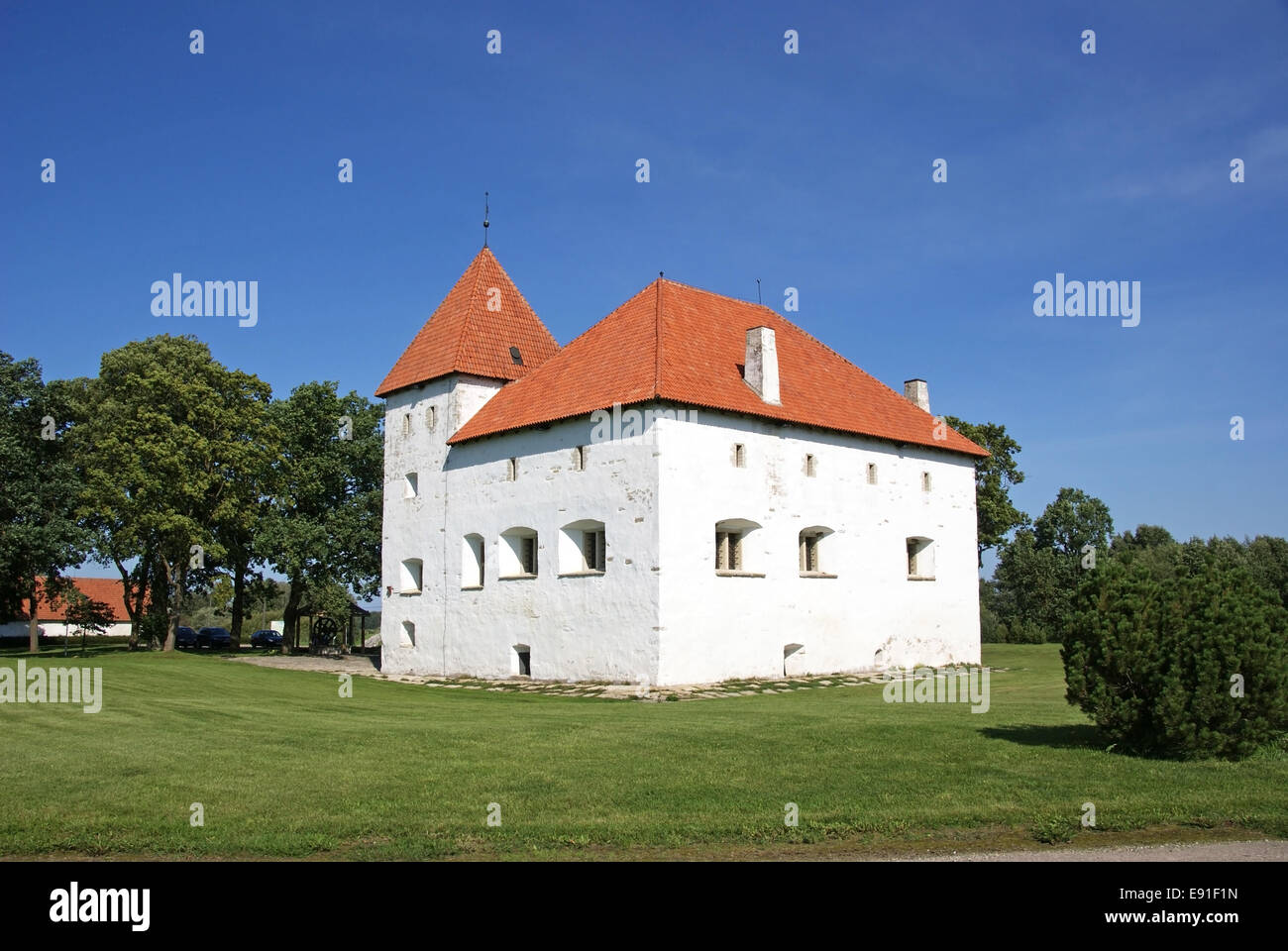 Ancient defensive tower wall hi-res stock photography and images - Alamy