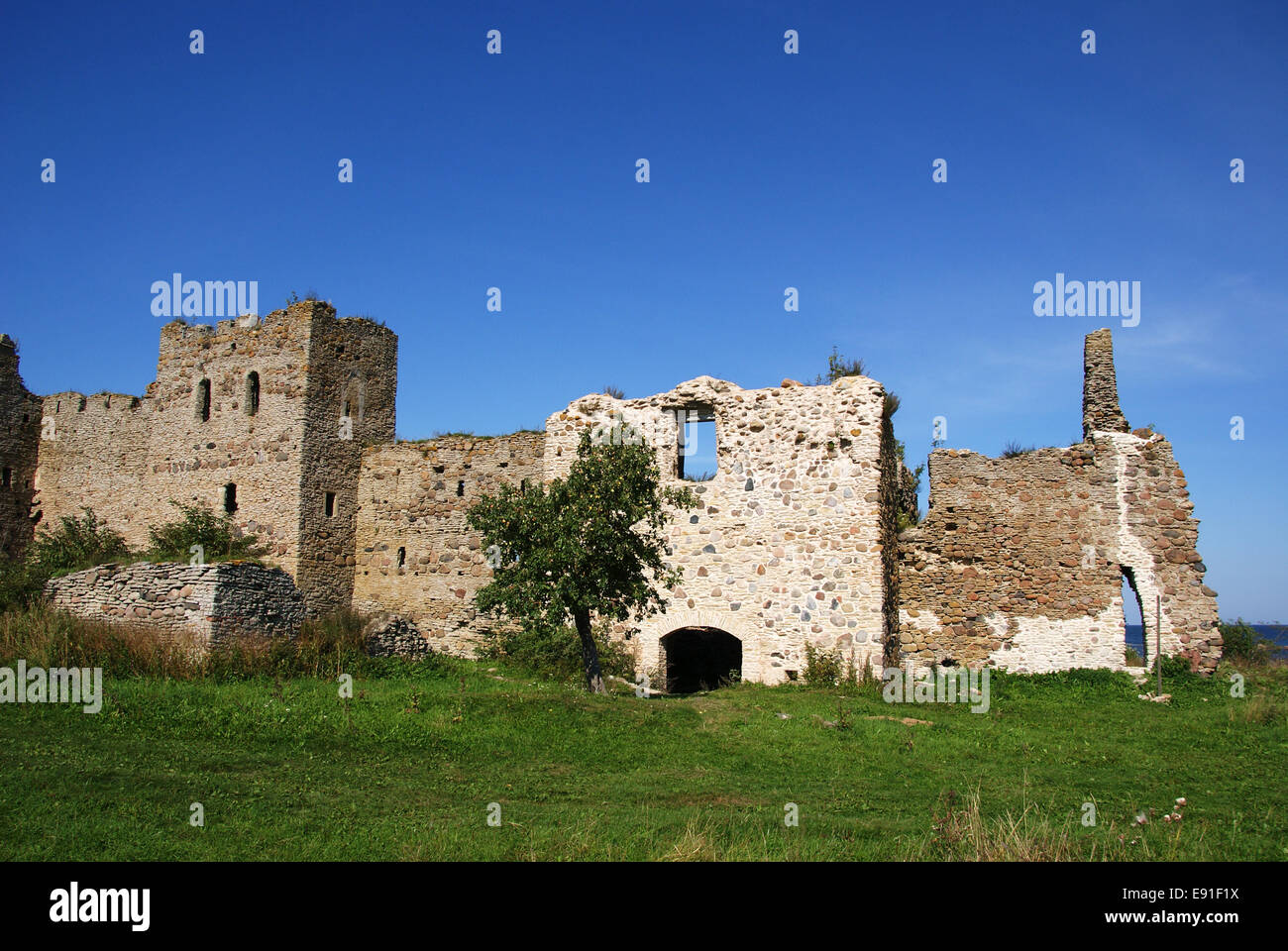 Ruins of a castle Stock Photo - Alamy