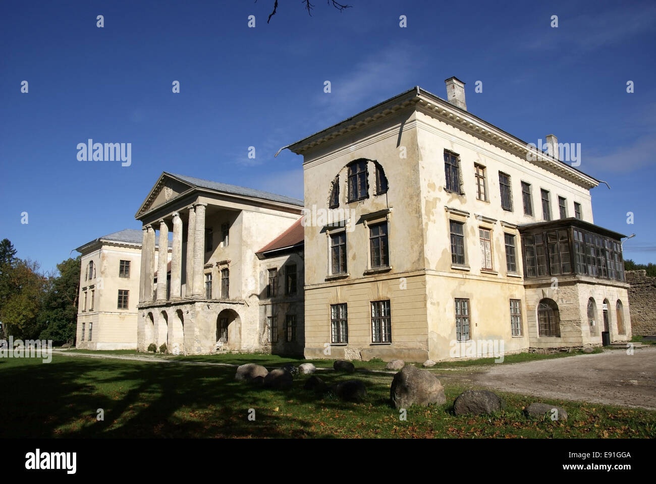 Blue grass manor hi-res stock photography and images - Alamy