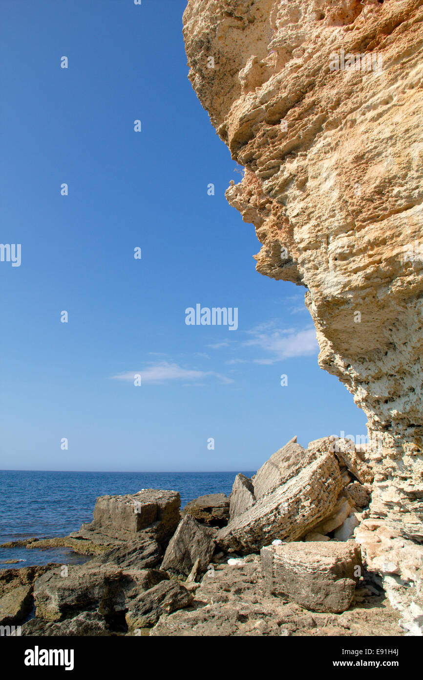 Rocky coast scenics sea hi-res stock photography and images - Alamy