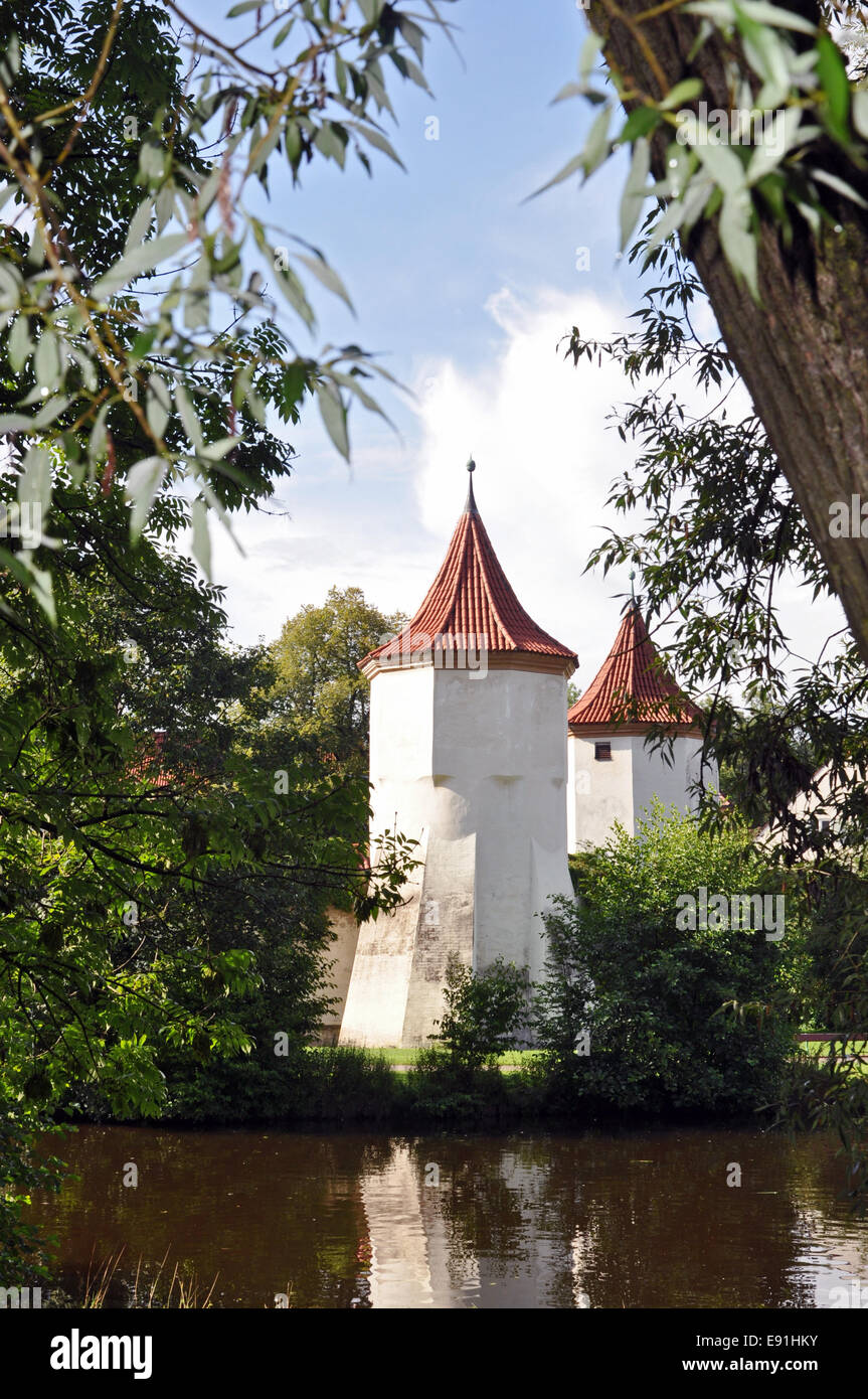 Enchanted castle hi-res stock photography and images - Alamy