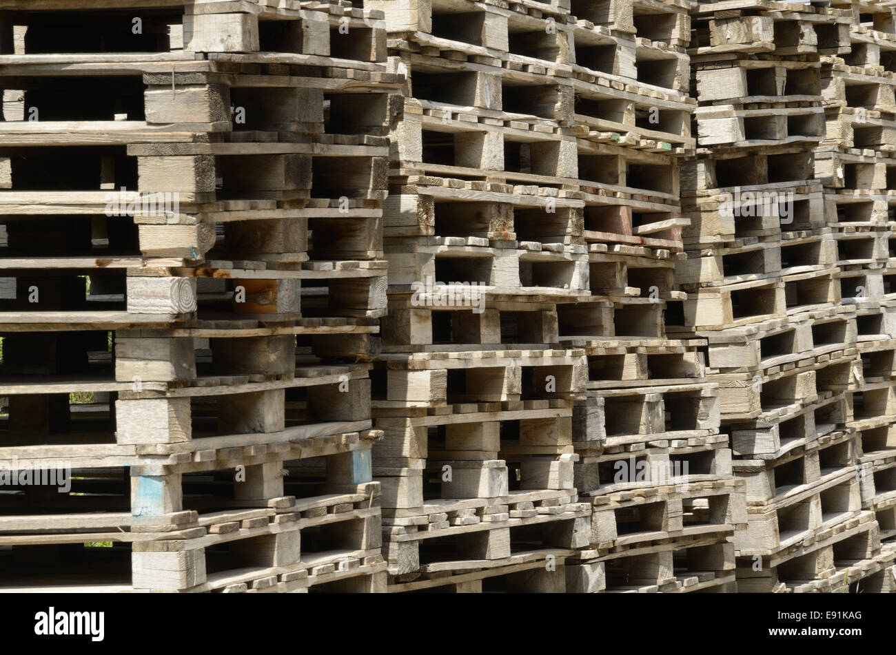 Load of pallets hi-res stock photography and images - Alamy