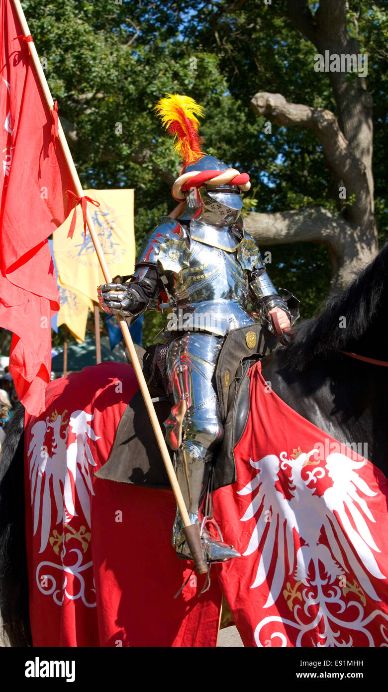 Medieval knight armour britain hi-res stock photography and images - Alamy