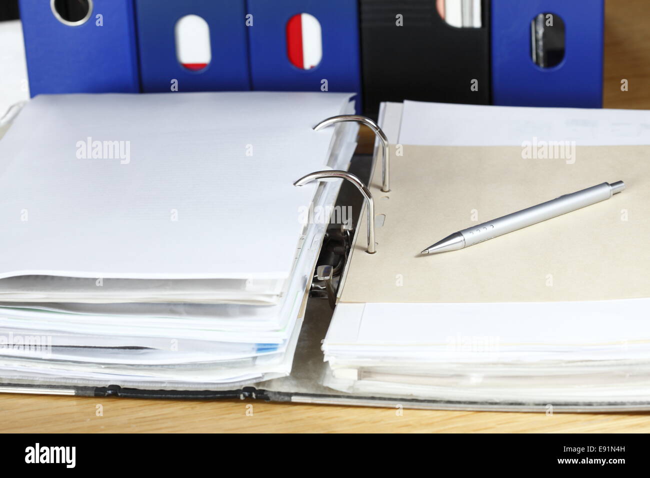 Open folder hi-res stock photography and images - Alamy