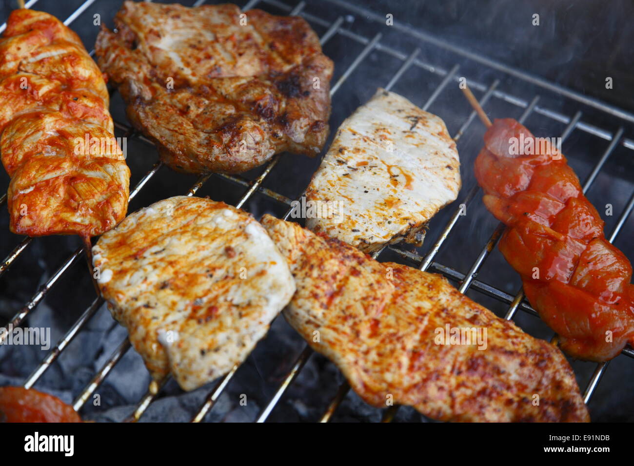 Grillbrikett hi-res stock photography and images - Alamy