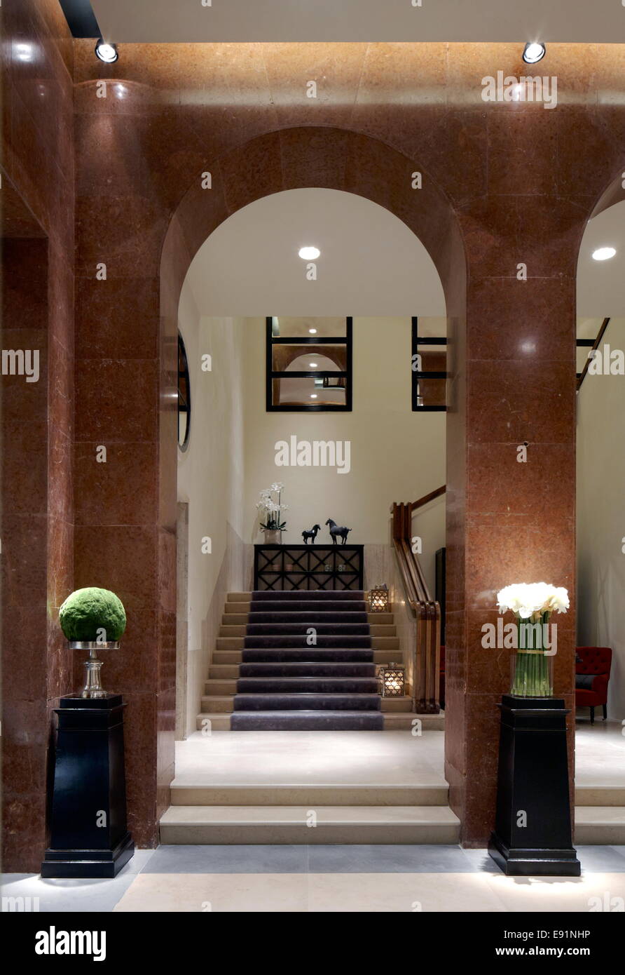 Elegant entrance hall hi-res stock photography and images - Alamy