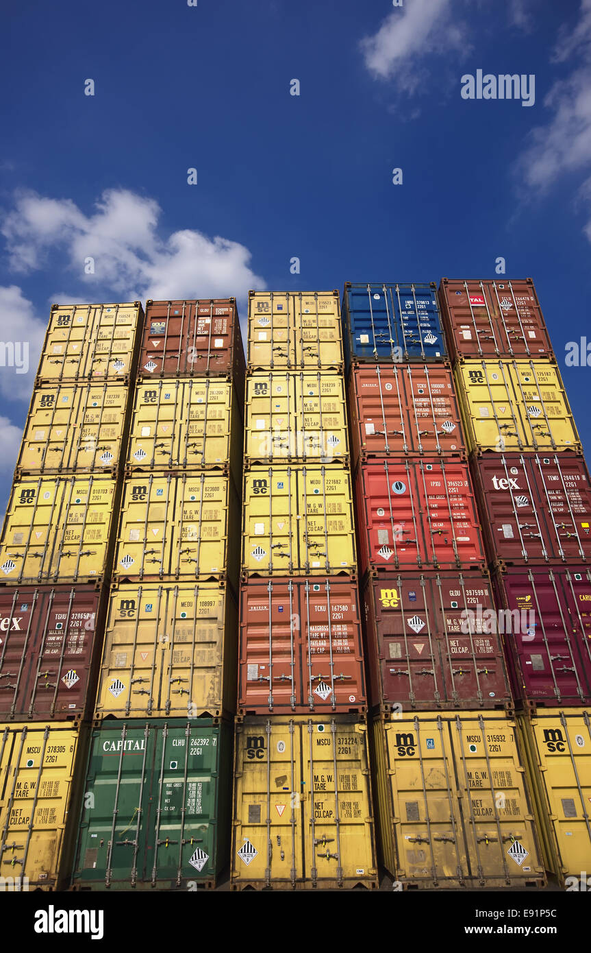 Containerstapel hi-res stock photography and images - Alamy