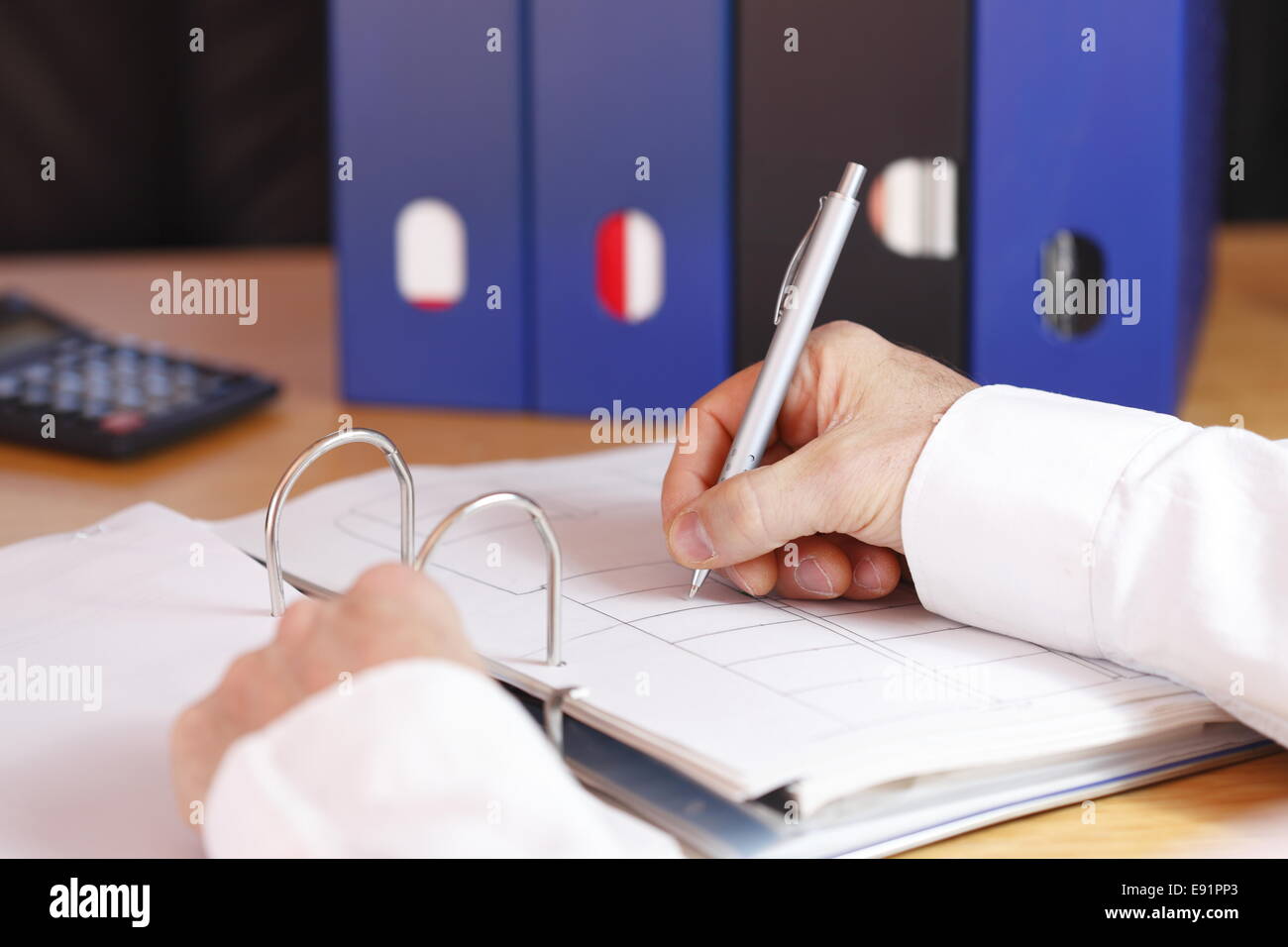 Info desk with people hi-res stock photography and images - Alamy