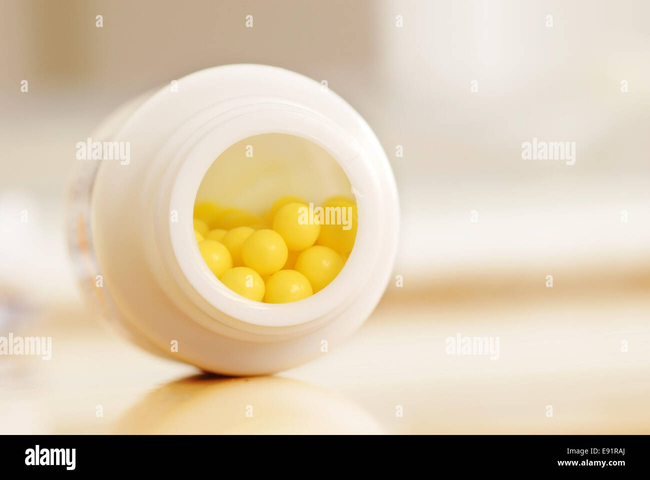 Dragee medical hi-res stock photography and images - Alamy