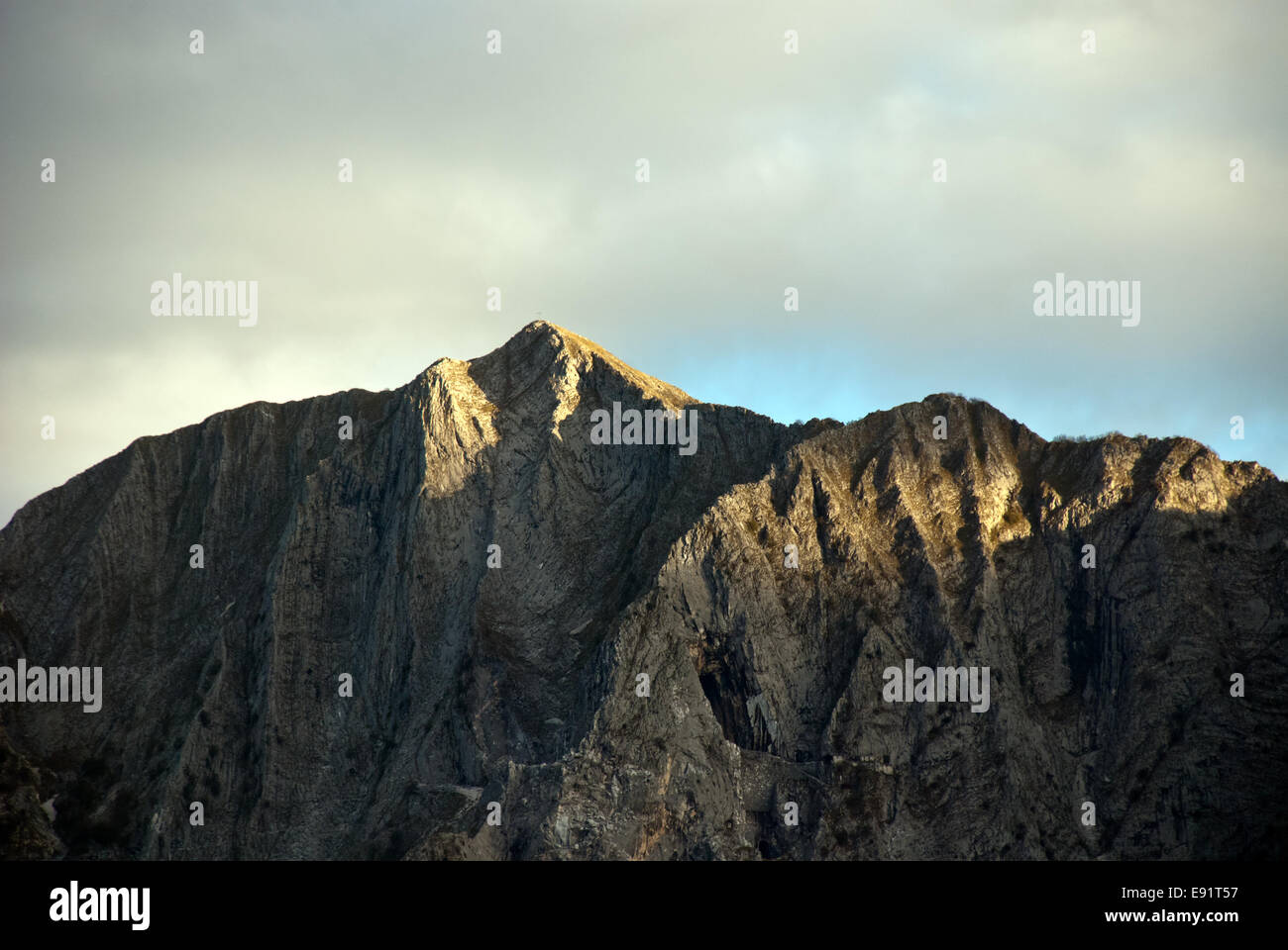 Monte Altissimo, part of the appenin Stock Photo - Alamy