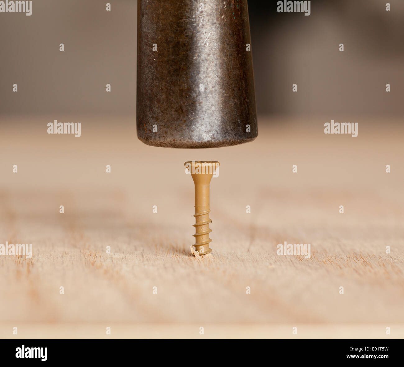 Hammer screw hi-res stock photography and images - Alamy