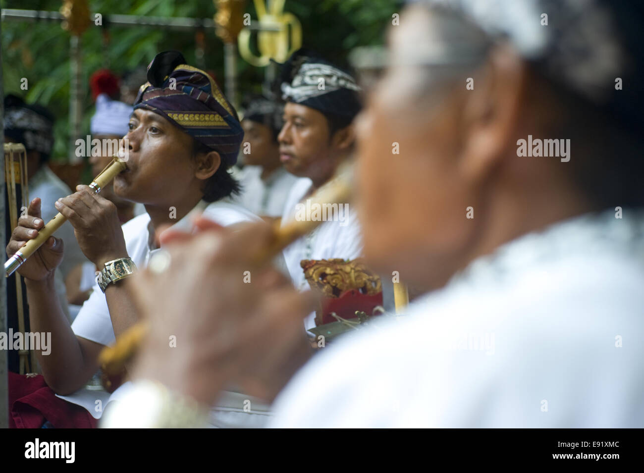 Balinese flute hi-res stock photography and images - Alamy