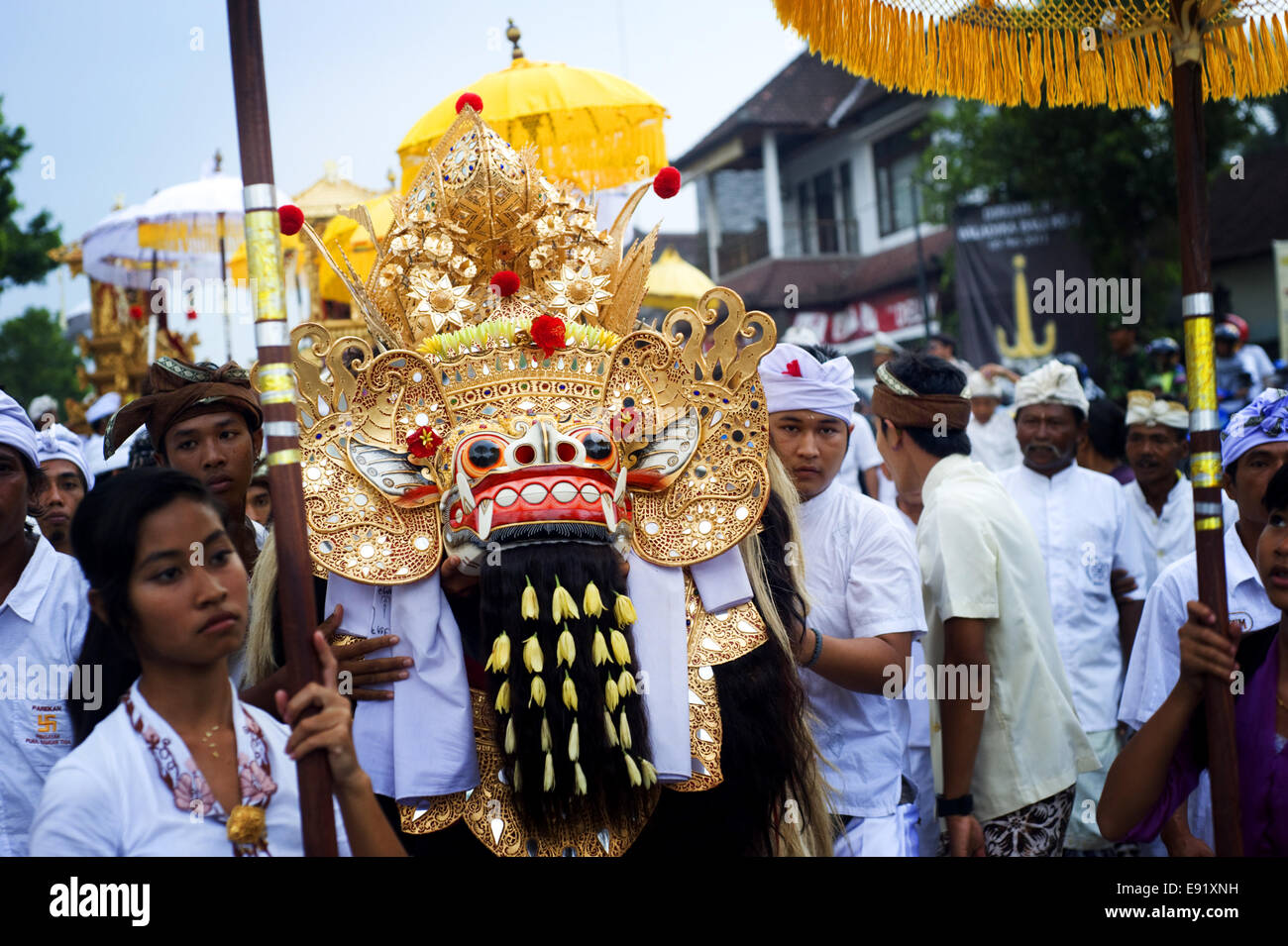 Hindu sculpture procession hi-res stock photography and images - Alamy