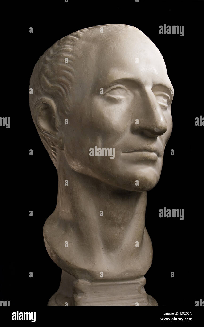 Julius caesar statue black and white hi-res stock photography and ...