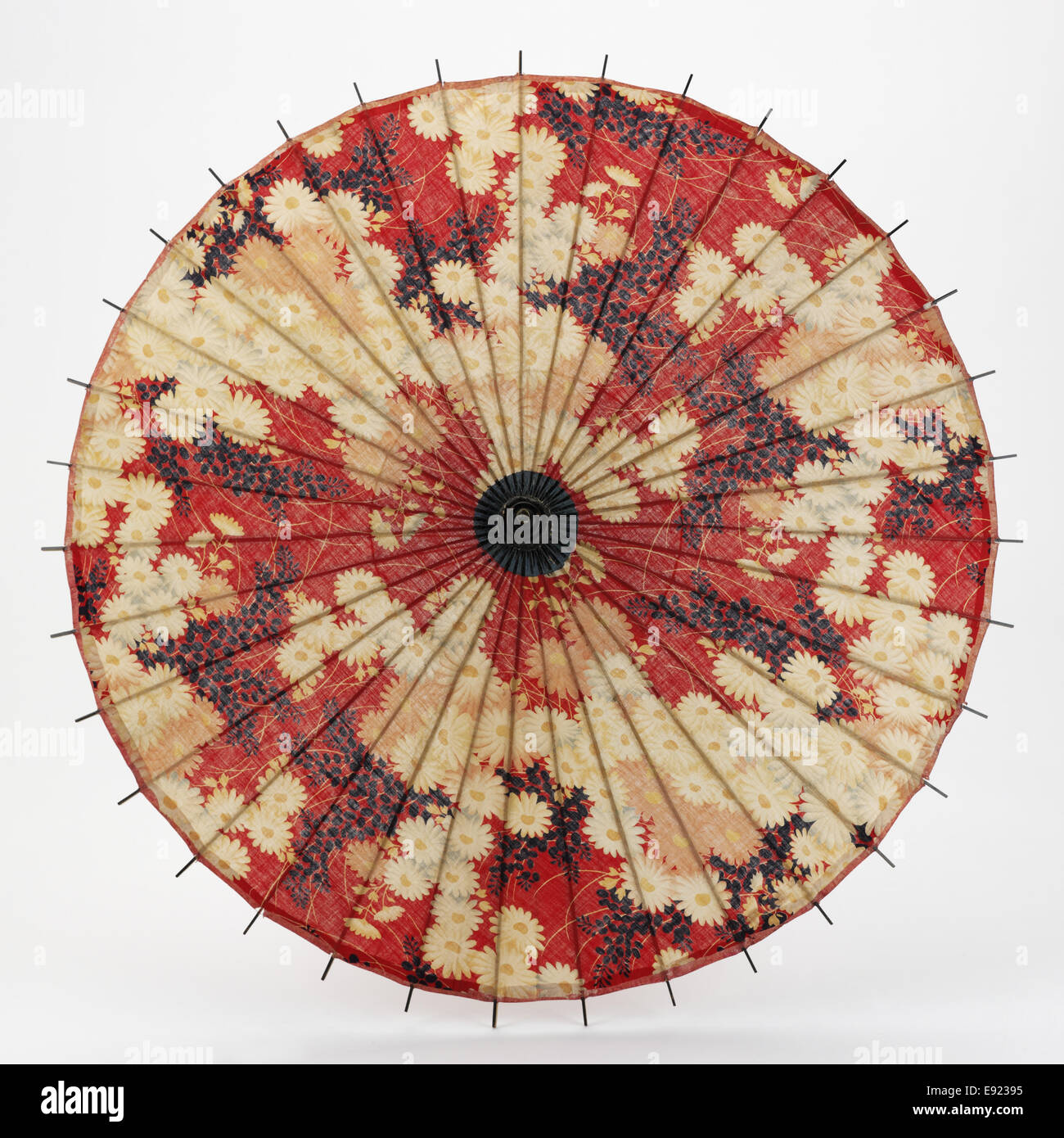 Round parasol hi-res stock photography and images - Alamy